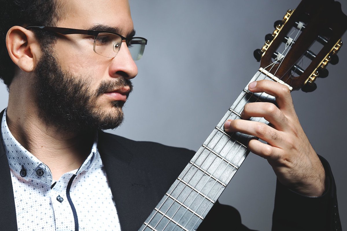 DANIEL ACOSTA – CLASSICAL GUITARRIST
